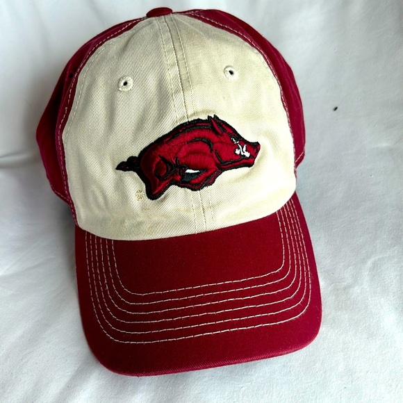 Nike True | Accessories | Ncaa Arkansas Razorback Embroiled Logo Red ...